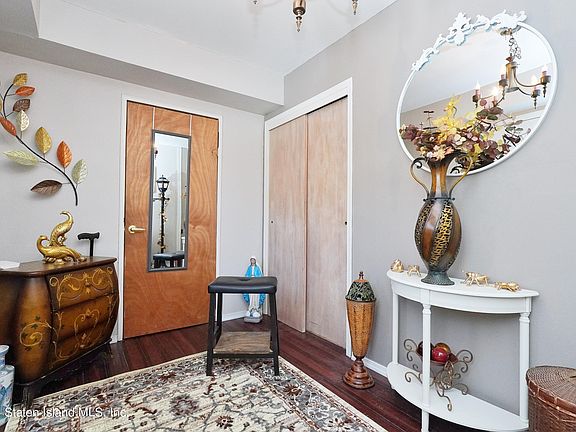 82 Stecher St, Staten Island, NY 10312 | Zillow