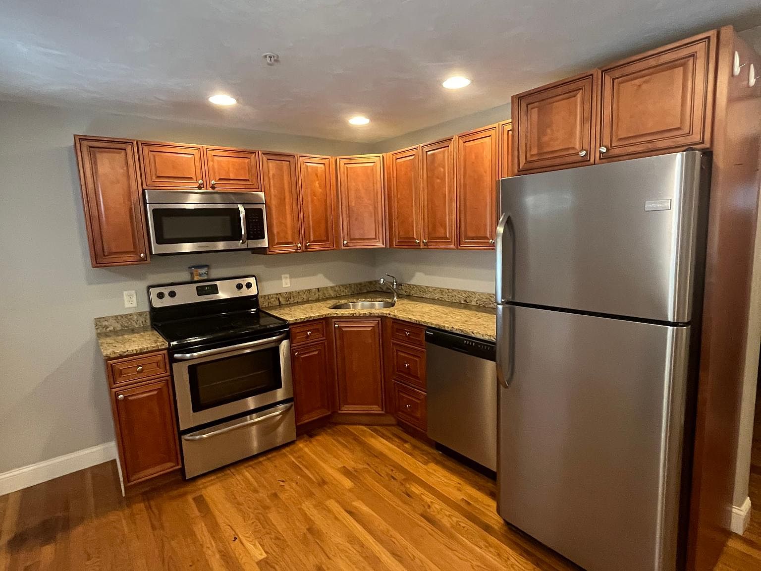 462 Fletcher St APT 1, Lowell, MA 01854 | Zillow