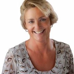 Julie Gillespie's Instagram, Twitter & Facebook on IDCrawl