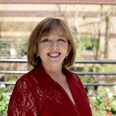 Crystal Lyons - Real Estate Agent in Burbank, CA - Reviews | Zillow