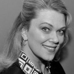 Kerri Hallden - Real Estate Agent in Chicago, IL - Reviews | Zillow