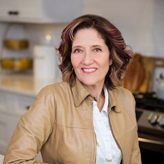 Angela Erickson - Real Estate Agent in West Des Moines, IA - Reviews ...