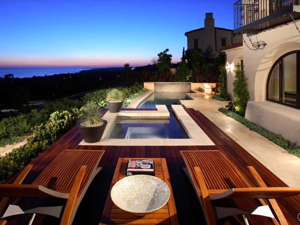 Contemporary Swimming Pool With Fire Pit And Pool With Hot Tub Zillow