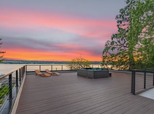 12410 Holmes Point Dr NE, Kirkland, WA 98034