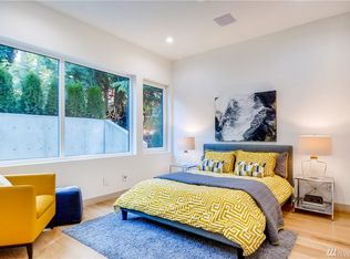 12410 Holmes Point Dr NE, Kirkland, WA 98034