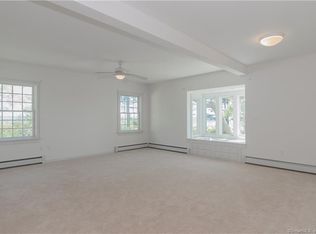 21 West Ln, Niantic, CT 06357