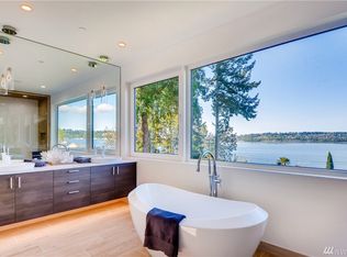 12410 Holmes Point Dr NE, Kirkland, WA 98034