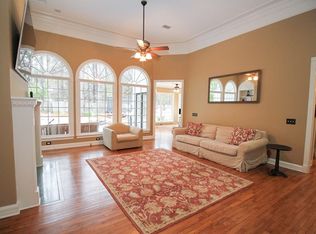 148 Edgewater Dr, Tifton, GA 31793