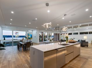 12410 Holmes Point Dr NE, Kirkland, WA 98034