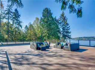 12410 Holmes Point Dr NE, Kirkland, WA 98034