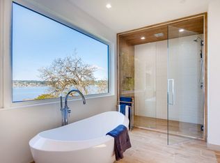 12410 Holmes Point Dr NE, Kirkland, WA 98034