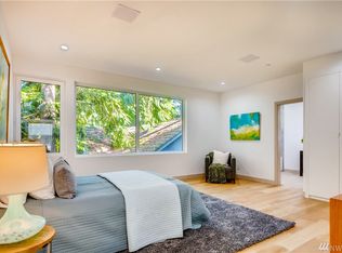 12410 Holmes Point Dr NE, Kirkland, WA 98034