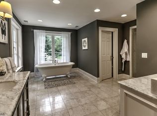 106 Ravine Lake Rd, Bernardsville, NJ 07924