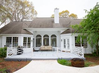 148 Edgewater Dr, Tifton, GA 31793