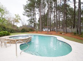 148 Edgewater Dr, Tifton, GA 31793