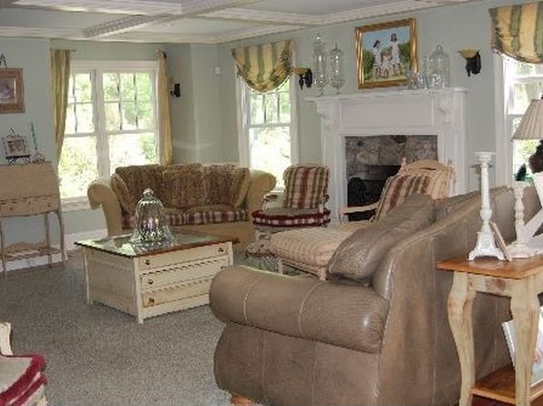 699 Boston Post Rd, Weston, MA 02493 | Zillow