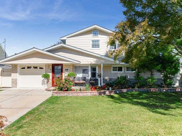 Hicksville Real Estate - Hicksville NY Homes For Sale | Zillow