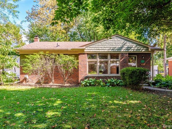 Downtown Farmington - Farmington Real Estate - Farmington MI Homes For ...