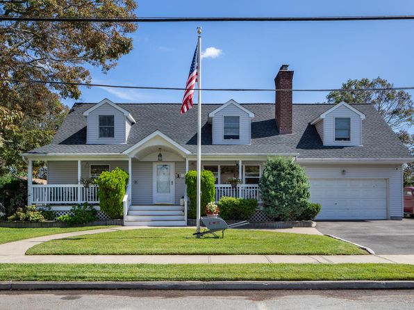 Massapequa Park Real Estate Massapequa Park Ny Homes For Sale Zillow