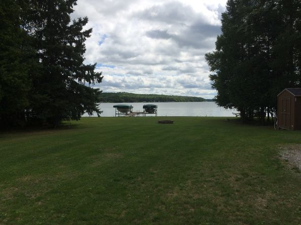 Hubbard Lake MI Waterfront Homes For Sale - 12 Homes | Zillow