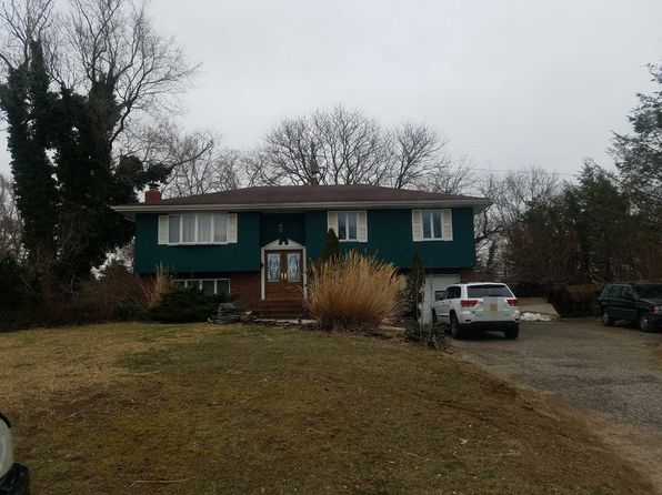 Commack Real Estate - Commack NY Homes For Sale | Zillow