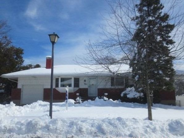 Commack Real Estate - Commack NY Homes For Sale | Zillow