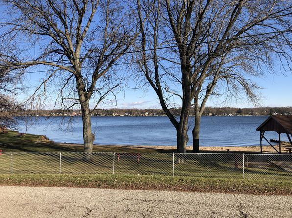 Waterfront - Wonder Lake IL Waterfront Homes For Sale - 6 Homes | Zillow