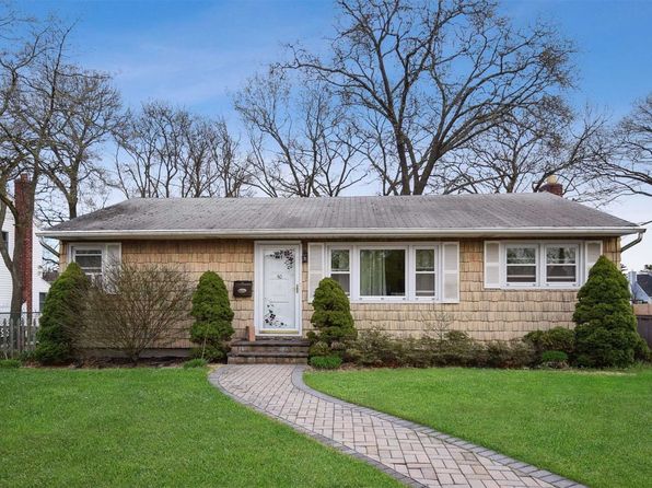 In Babylon Village - 11702 Real Estate - 11702 Homes For Sale | Zillow