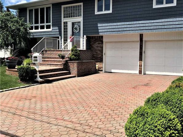 11793 Real Estate - 11793 Homes For Sale | Zillow