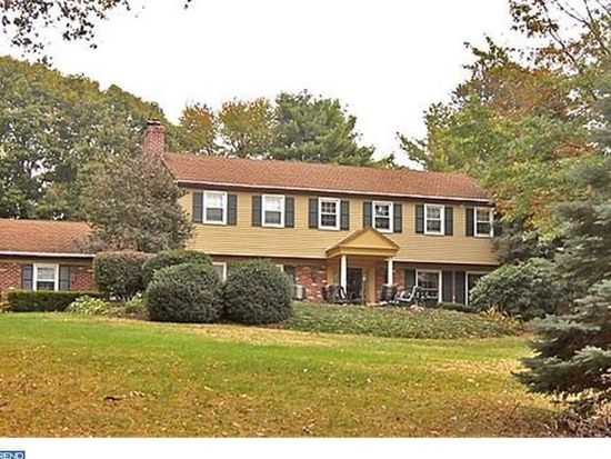 37 Woodridge Rd, Thornton, PA 19373