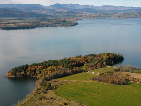 1872 Arnold Bay Rd, Panton, VT 05491