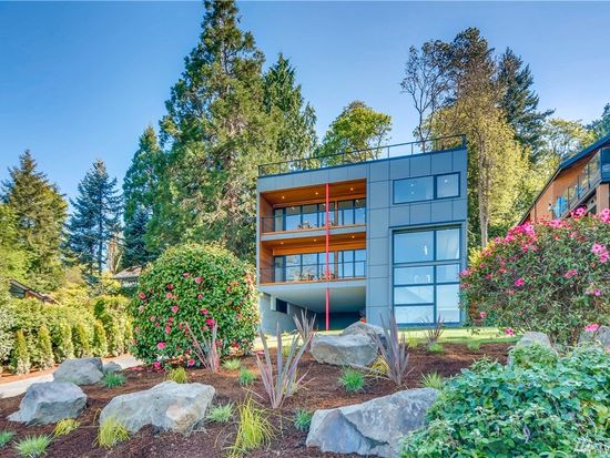 12410 Holmes Point Dr NE, Kirkland, WA 98034