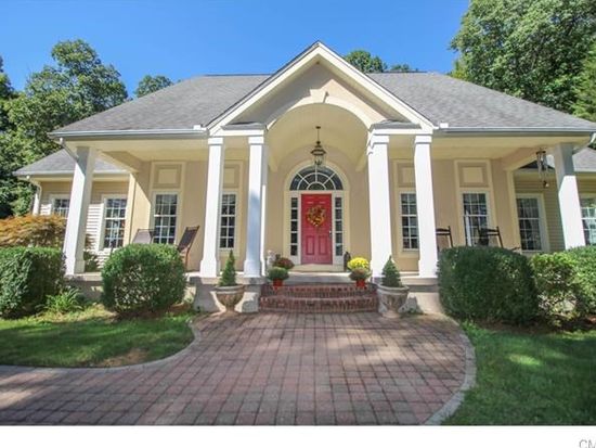 438 Transylvania Rd, Woodbury, CT 06798