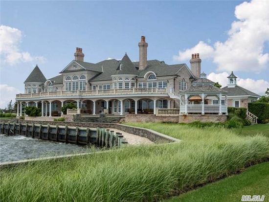 162 W Bayberry Rd, Islip, NY 11751