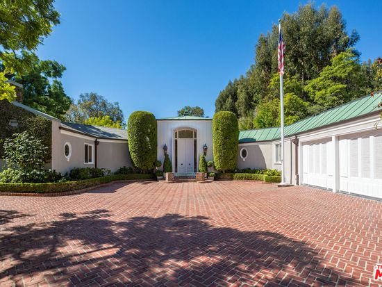 805 N Hillcrest Rd, Beverly Hills, CA 90210