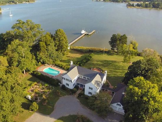 6736 Ware Neck Rd, Gloucester, VA 23061