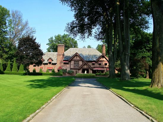 675 N Portage Path, Akron, OH 44303