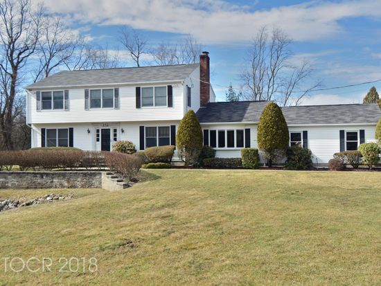 270 Chestnut Ridge Rd, Montvale, NJ 07645