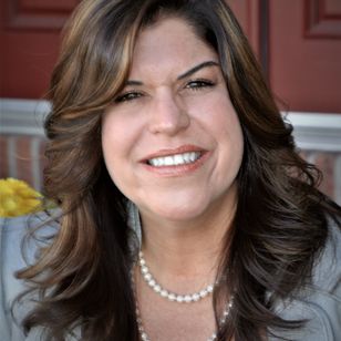 Lisa Hollenbeck - Real Estate Agent in Lakewood, CO - Reviews | Zillow