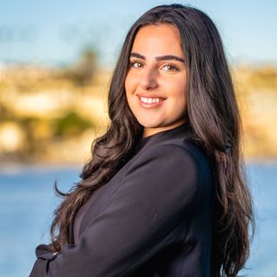 Shakira Ardebili - Real Estate Agent in Irvine, CA - Reviews | Zillow