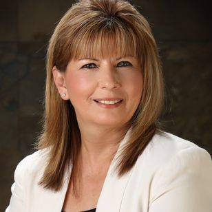Phyllis Lopez - Real Estate Agent in Bakersfield, CA - Reviews | Zillow