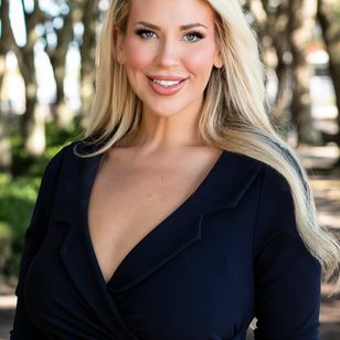 Lora Jenkins-Smith - Real Estate Agent in Charleston, SC - Reviews | Zillow