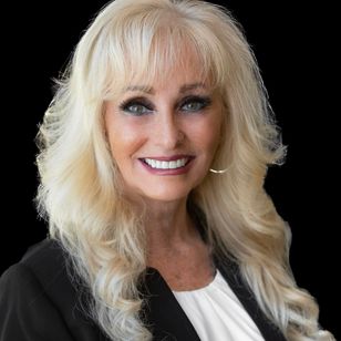 Toni Lucas - Real Estate Agent in Edwardsville, IL - Reviews | Zillow