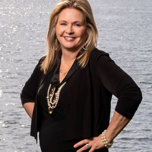 Tiffany Survant - Real Estate Agent in Chesterfield, MO - Reviews | Zillow