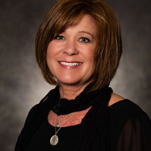 Janet Hull - Real Estate Agent in Geneva, IL - Reviews | Zillow